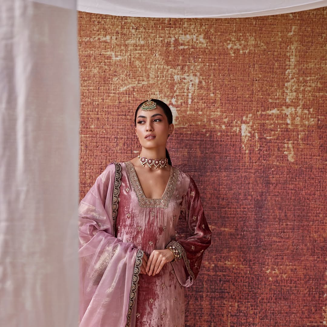 Ziana Velvet Suit – House Of Niav
