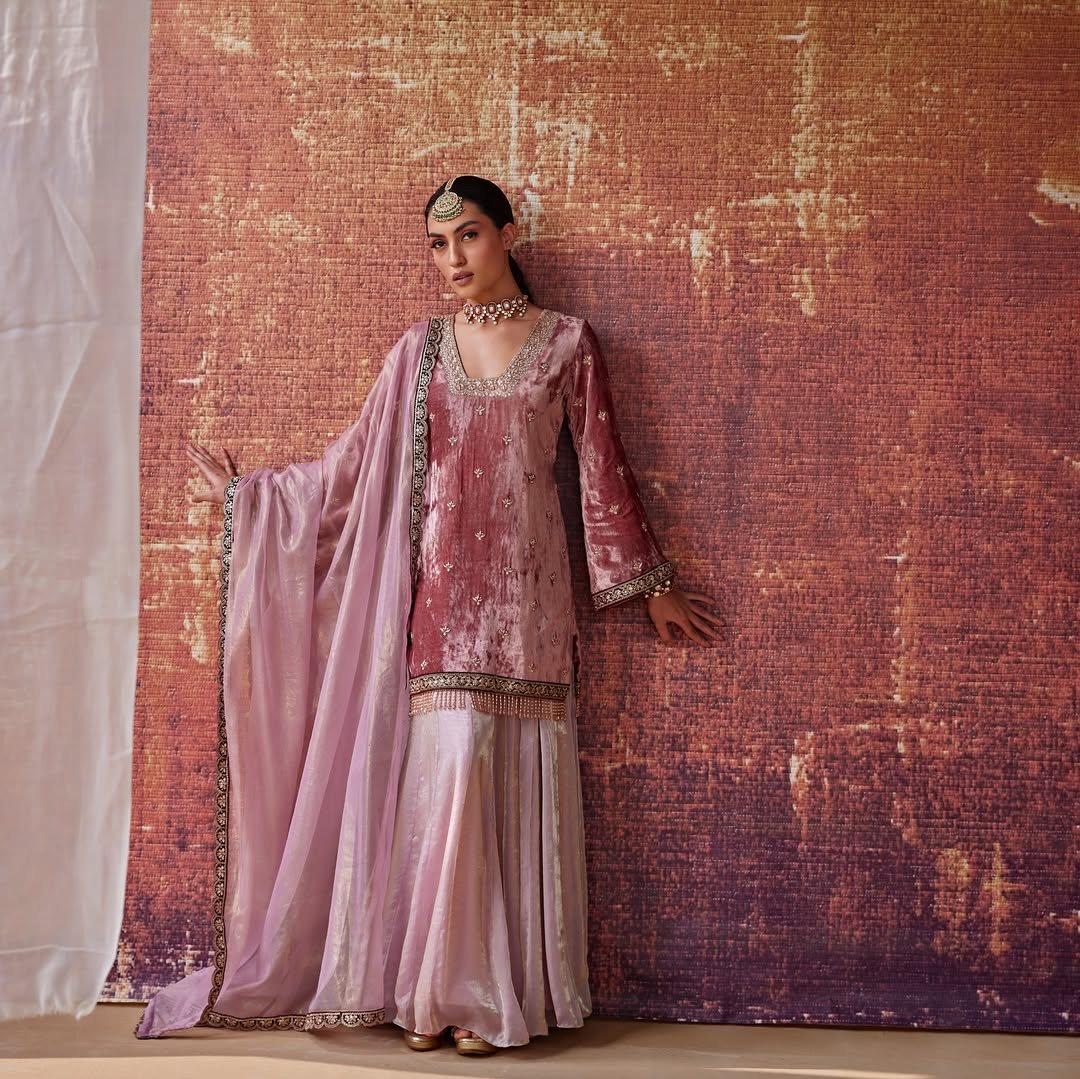Ziana Velvet Suit – House Of Niav